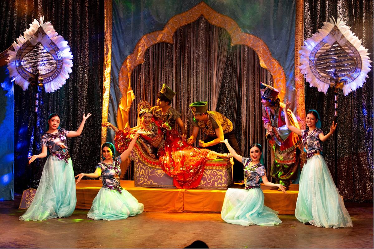 Nhà Hát Kịch IDECAF: Một Ngày Làm VUA | Ticketbox